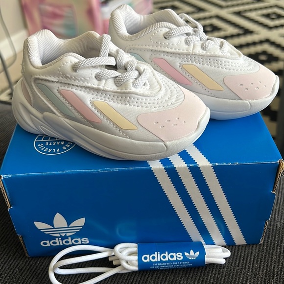 adidas | Shoes | Adidas Shoe Size 5 New In Box With Extra Set Of Laces ...